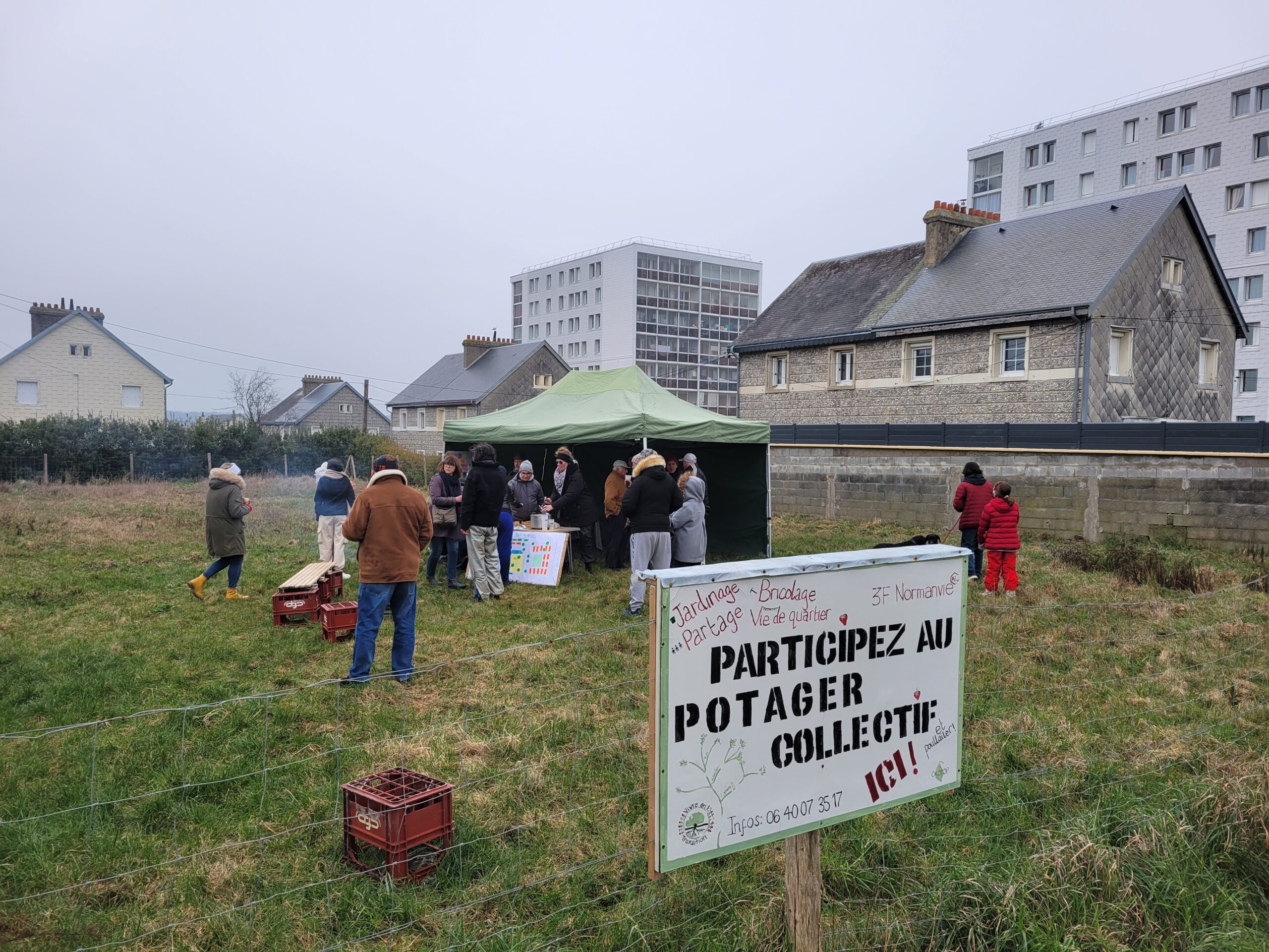 Au Ramponneau, futurs jardiniers, membres de Vivre en transition et ...